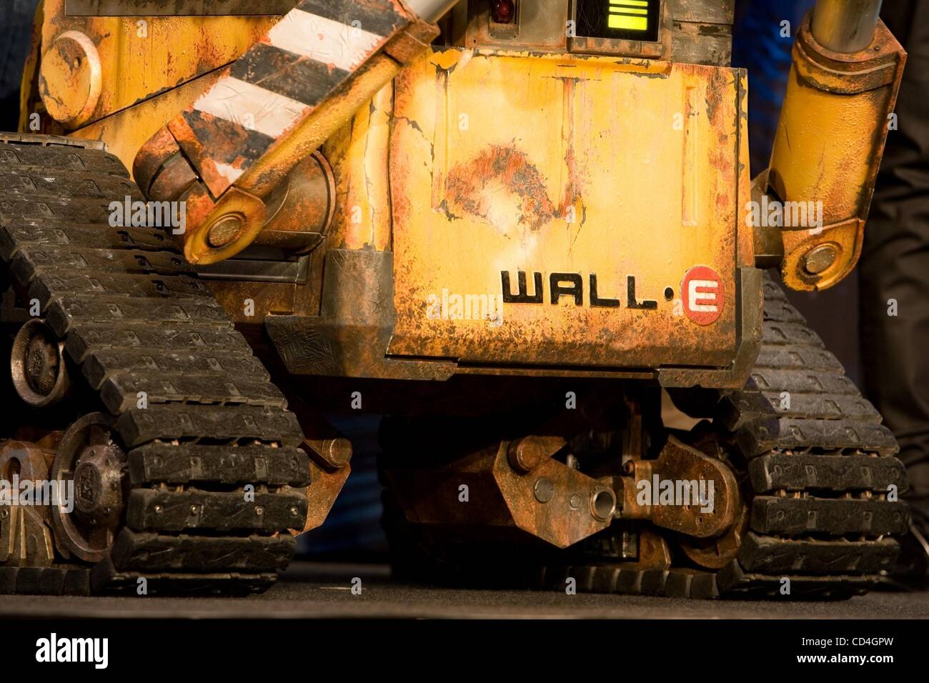 Oct 08, 2008 - Tokyo, Japan - The robot 'Wall-E' appears on stage ...