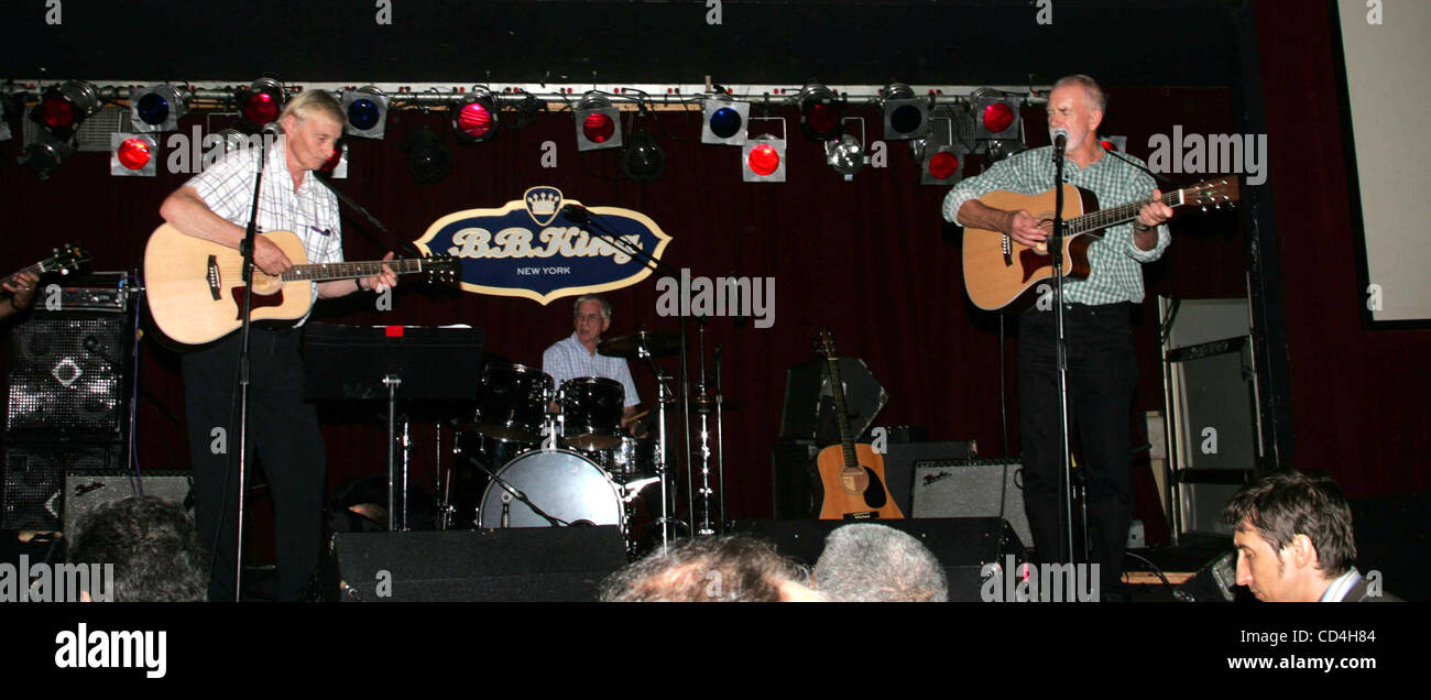 Oct. 9, 2008 - New York, New York, U.S. - MEMBERS FROM JOHN LENNON'S ...