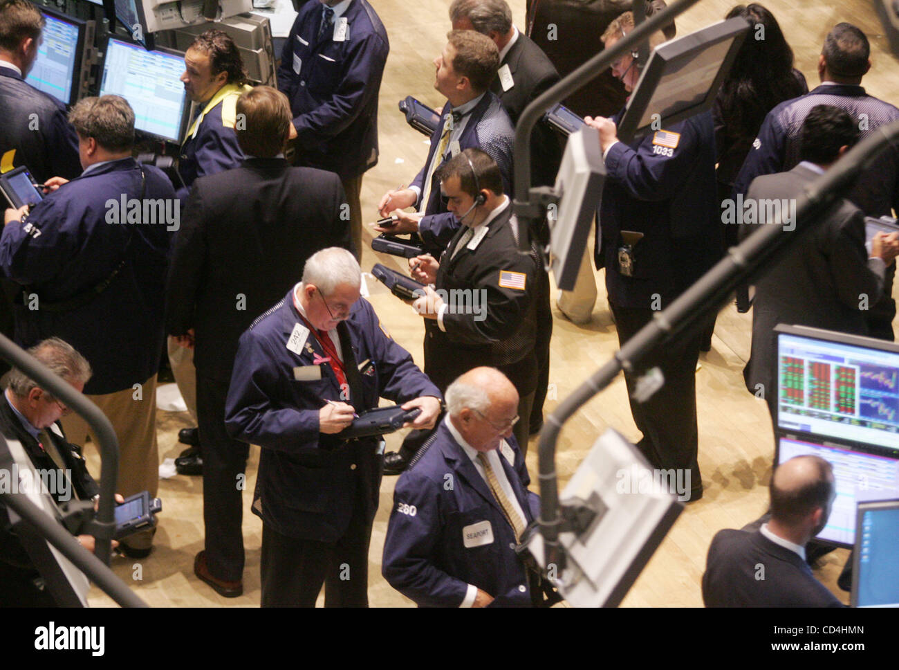 Oct 10, 2008 - New York, NY, USA - Traders work on the floor of the New ...