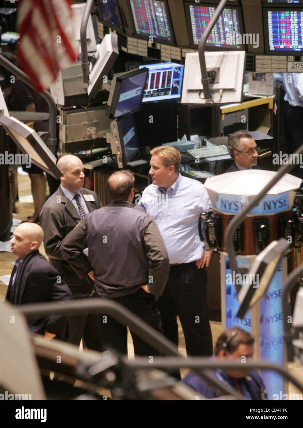 Oct 10, 2008 - New York, NY, USA - Traders work on the floor of the New ...