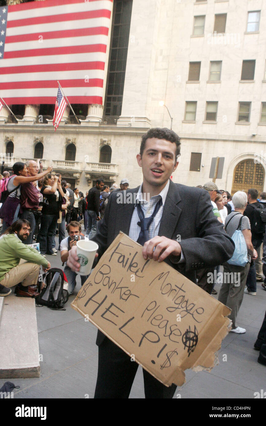 Oct 10, 2008 - New York, NY, USA - ANDREW MAHON of 'FamousAndrew.Com ...