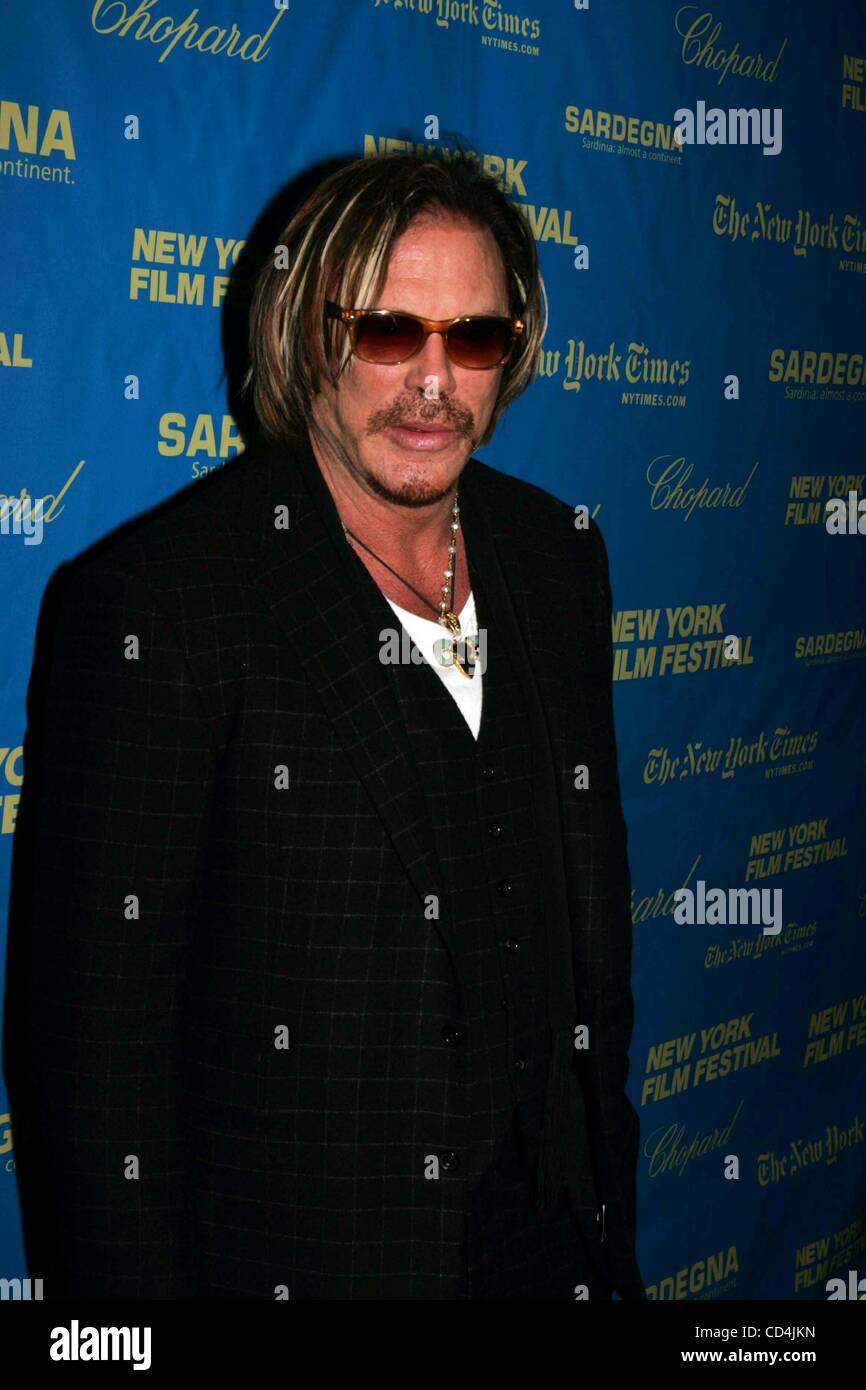 Oct. 12, 2008 - New York, New York, U.S. - ARRIVALS AT AVERY FISCHER ...