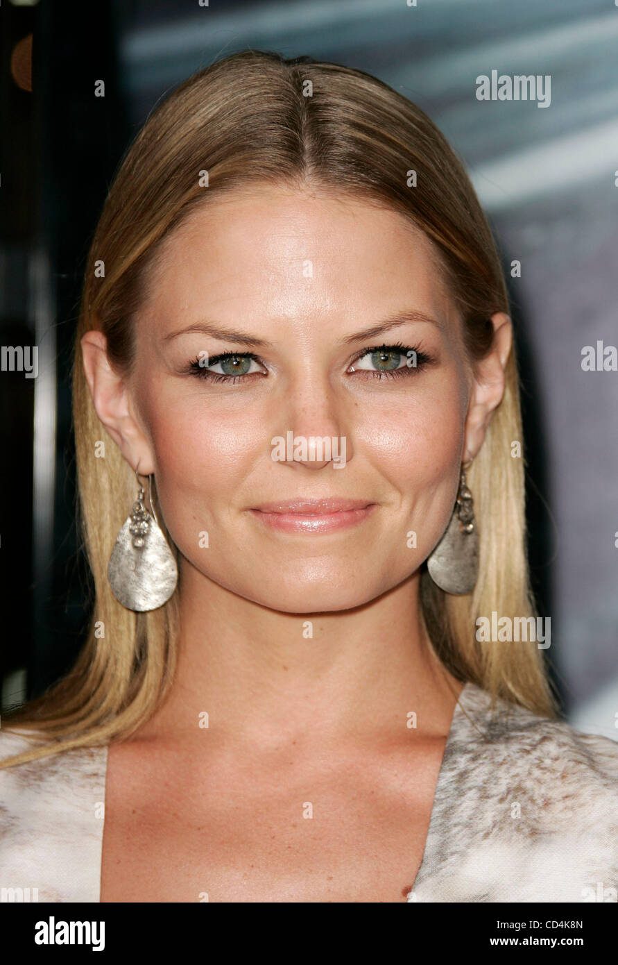 Oct 13, 2008 - Hollywood, California, USA - Actress JENNIFER MORRISON ...