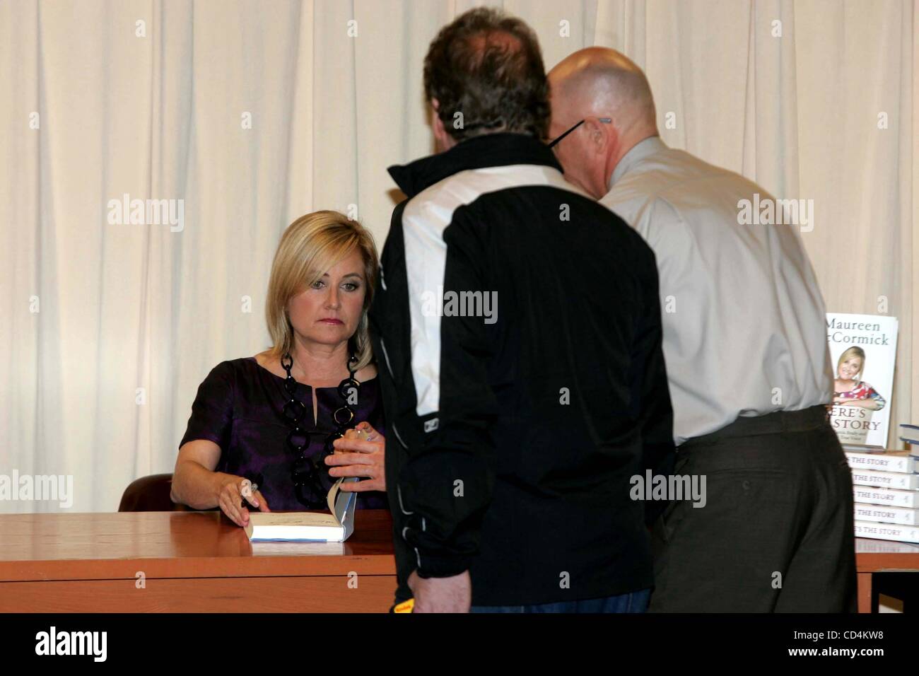 Oct. 14, 2008 - New York, New York, U.S. - MAUREEN McCORMICK SIGNS ...