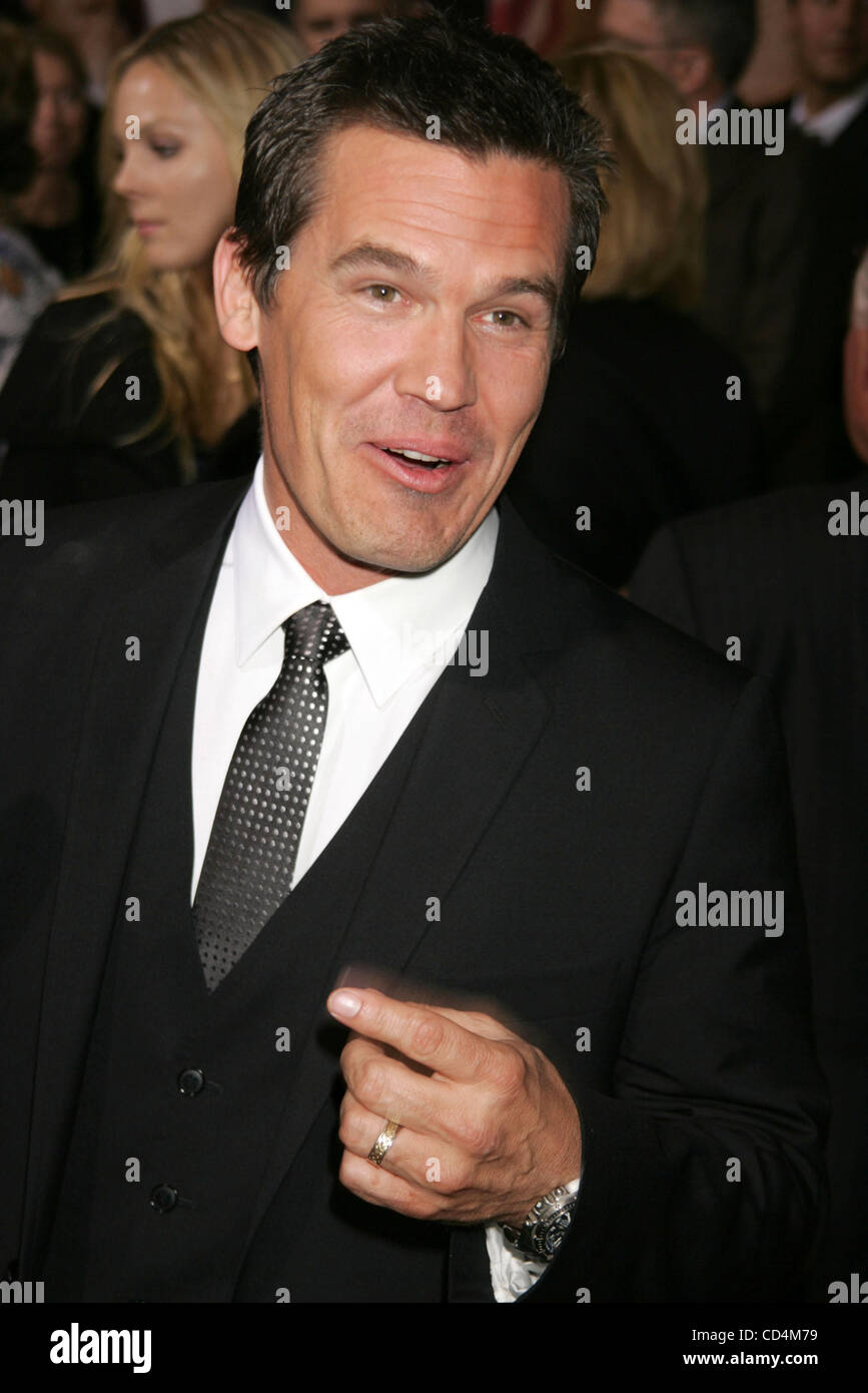Oct 14, 2008 - New York, NY, USA - Actor JOSH BROLIN attends the New ...