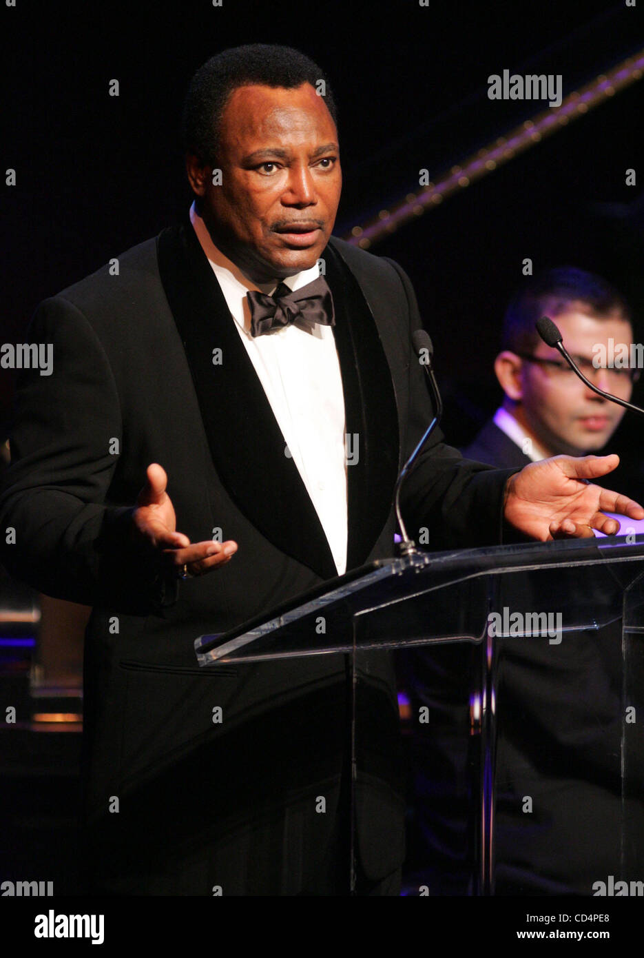 Oct 17, 2008 - New York, NY, USA - Honoree, guitarist, vocalist GEORGE ...