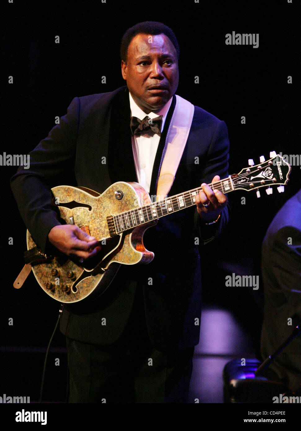 Oct 17, 2008 - New York, NY, USA - Honoree, guitarist, vocalist GEORGE ...