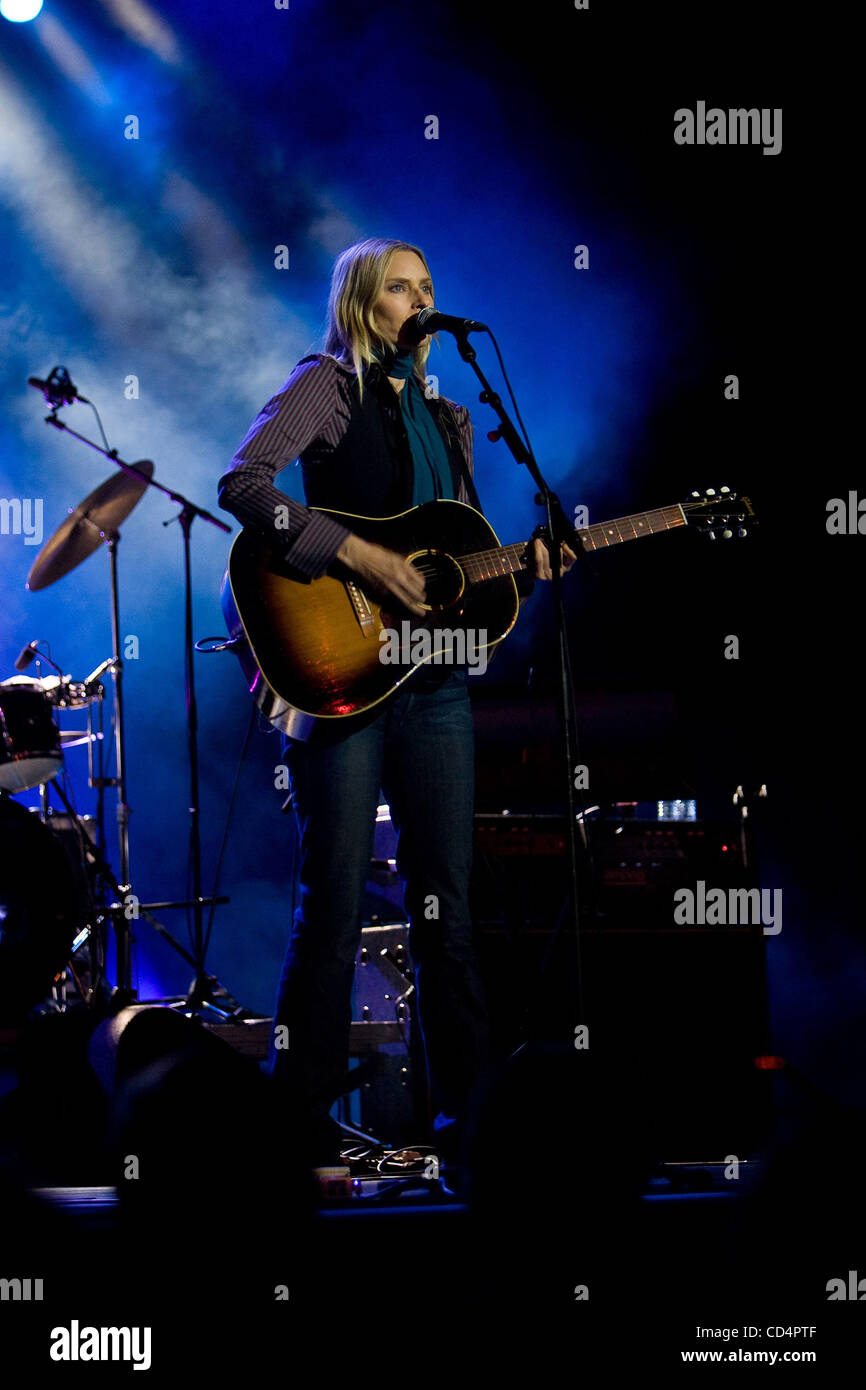 Oct 18, 2008 - Lisbon, Lisbon, Portugal - American singer/sonwriter and ...