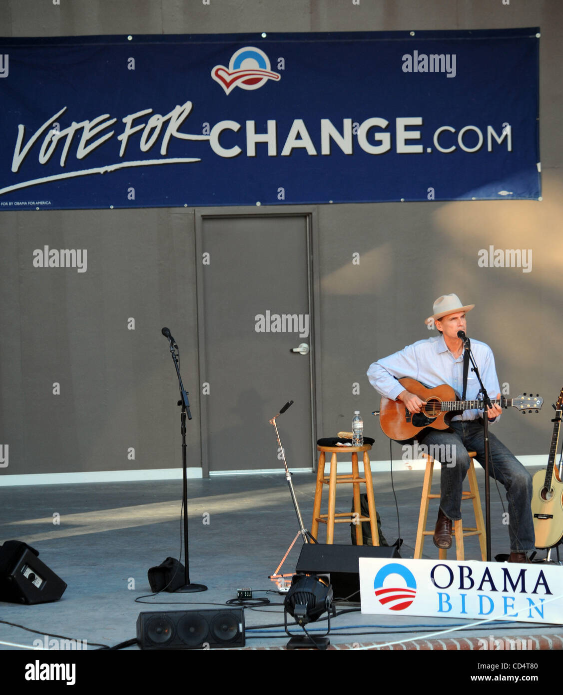 Oct 21, 2008 - Wilmington, North Carolina; USA - Musician JAMES TAYLOR ...