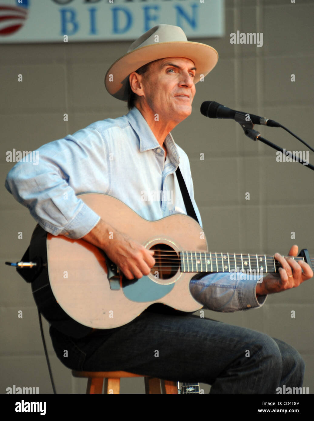Oct 21, 2008 - Wilmington, North Carolina; USA - Musician JAMES TAYLOR ...