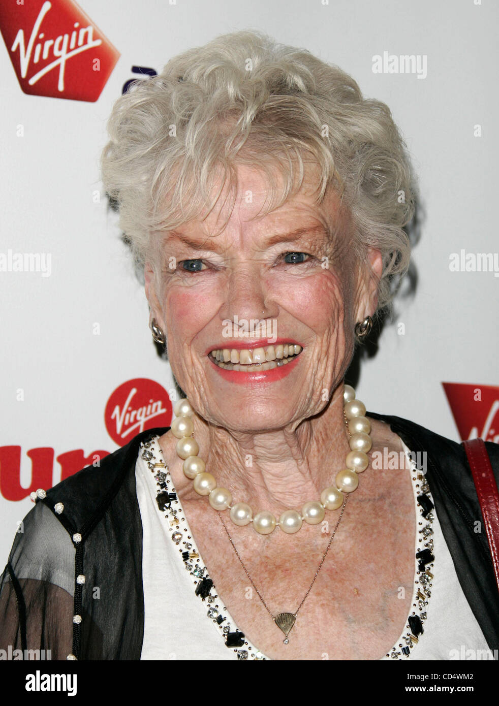 Oct 23, 2008 - Hollywood, California, USA - EVE BRANSON arriving to Sir ...
