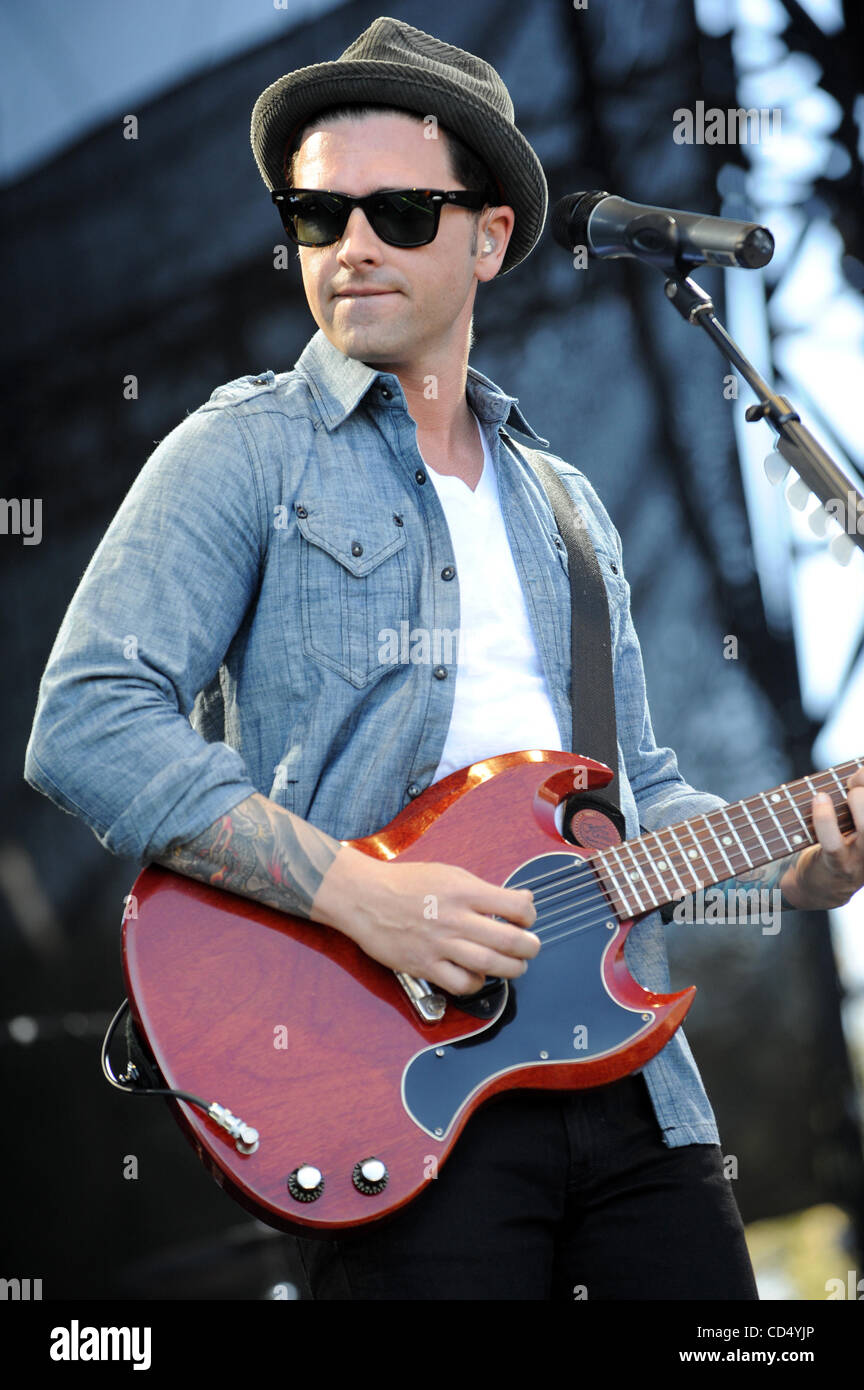 Oct 26, 2008 - New Orleans, Louisiana; USA - Singer / Guitarist CHRIS ...