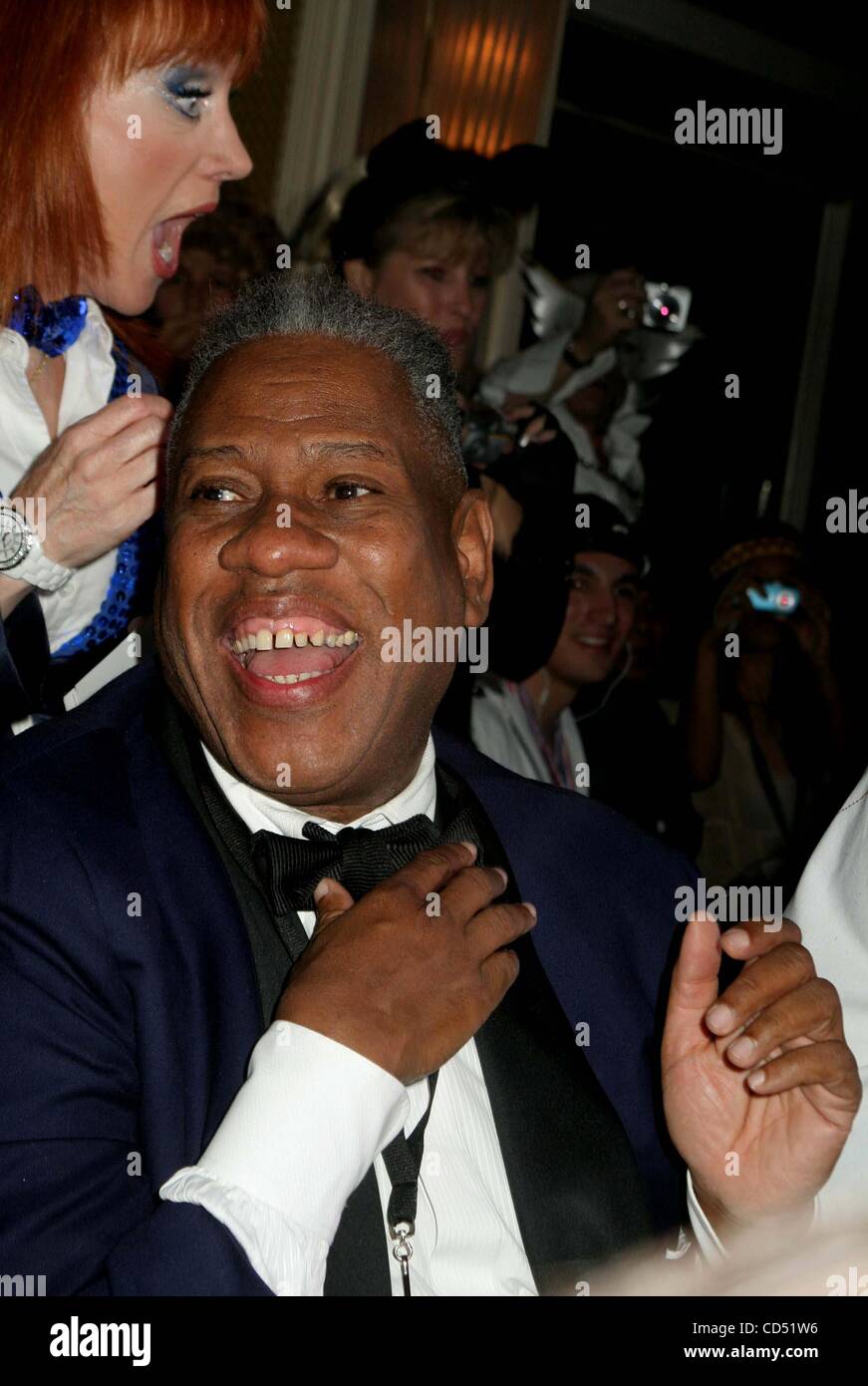 Oct. 31, 2008 - New York, New York, U.S. - HULAWEEN-BETTE MIDLER'S NY ...