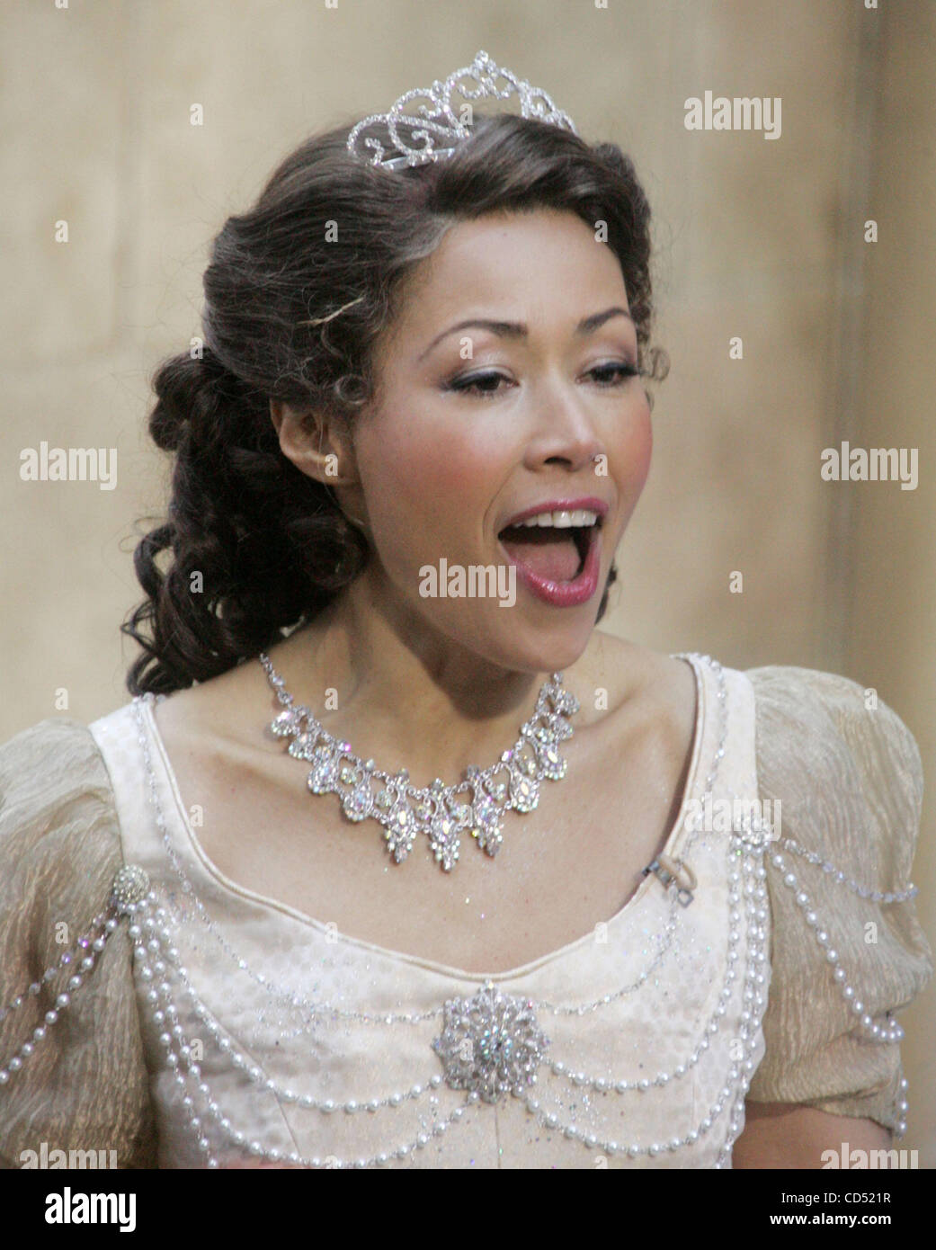 Oct 31, 2008 - New York, NY, USA - 'Today' show co-host ANN CURRY at ...