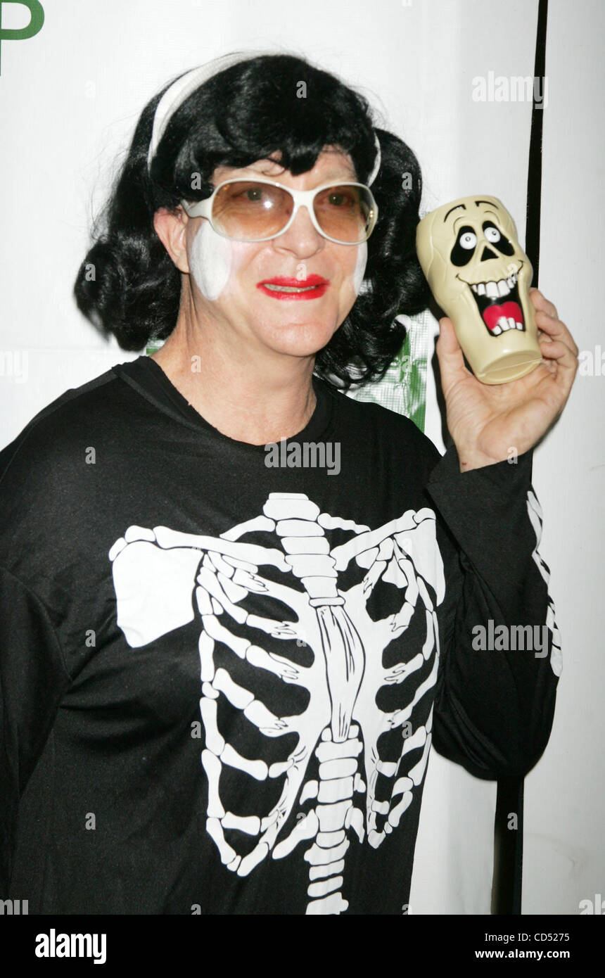 Oct 31, 2008 - New York, NY, USA - Singer FRED SCHNEIDER from 'The B-52 ...