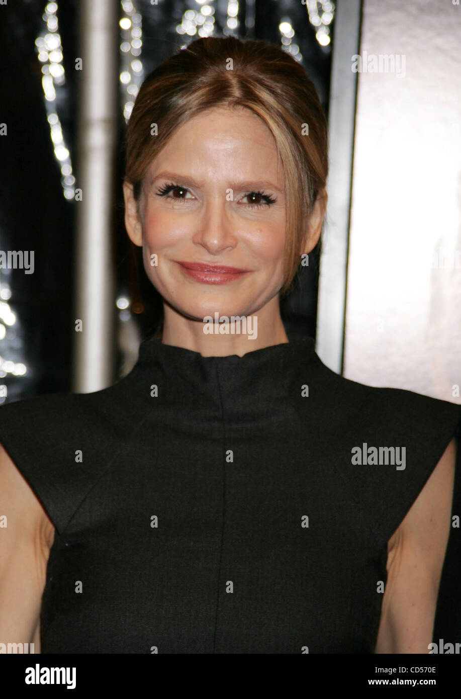 Nov 17, 2008 - New York, NY, USA - Actress KYRA SEDGWICK attends the ...