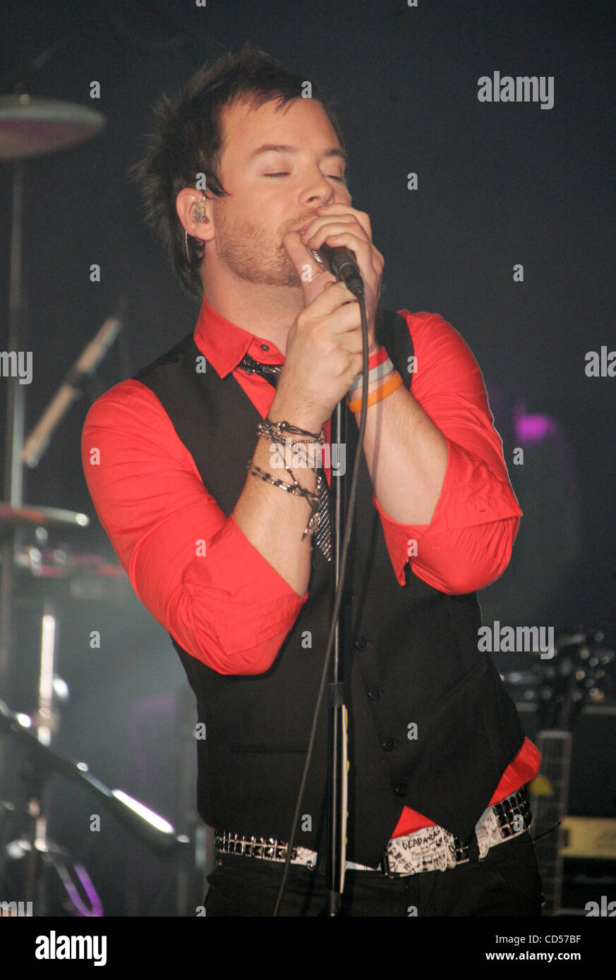 Nov 18, 2008 - New York, NY, USA - American Idol winner DAVID COOK ...