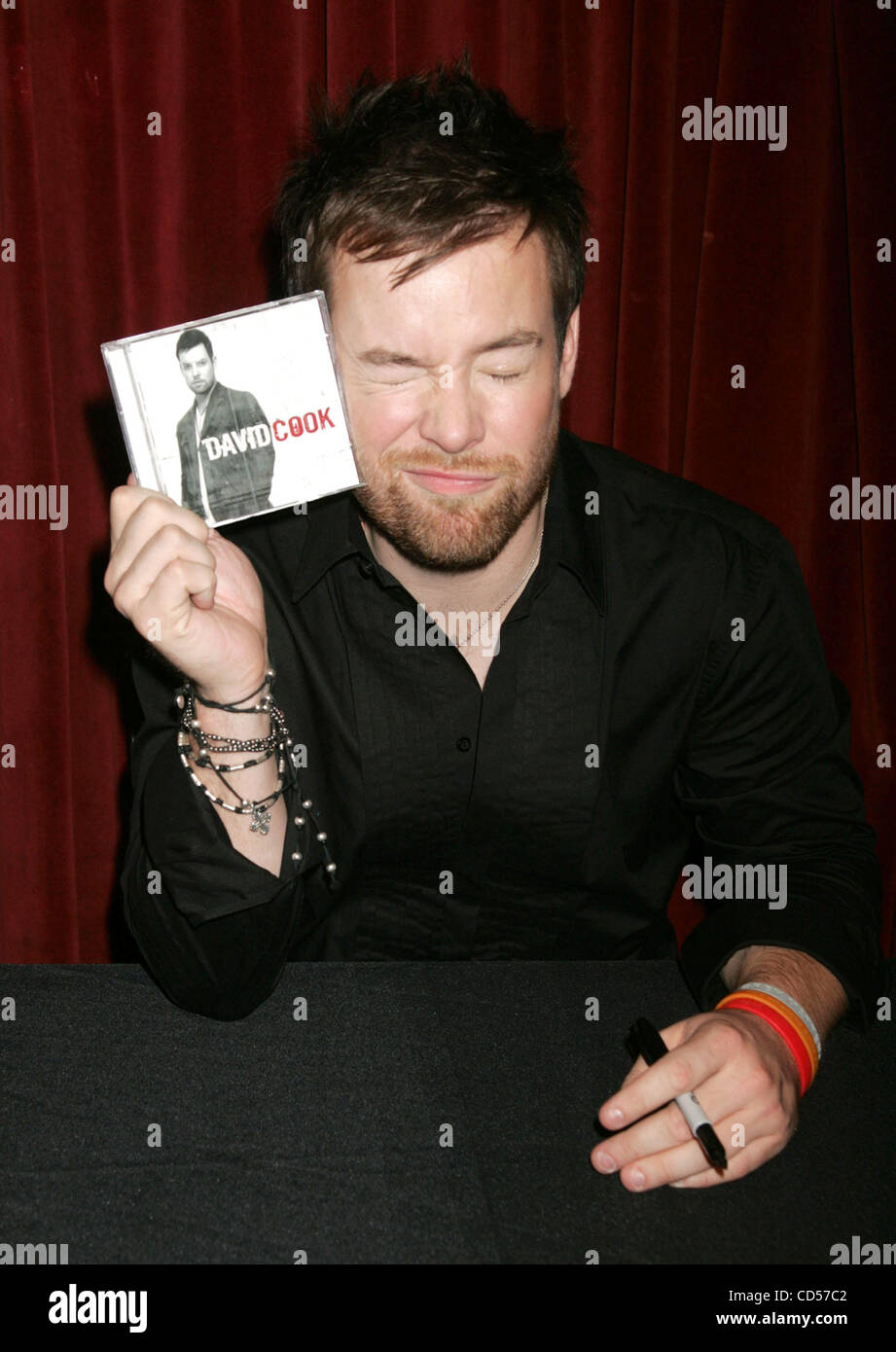 Nov 18, 2008 - New York, NY, USA - American Idol winner DAVID COOK ...