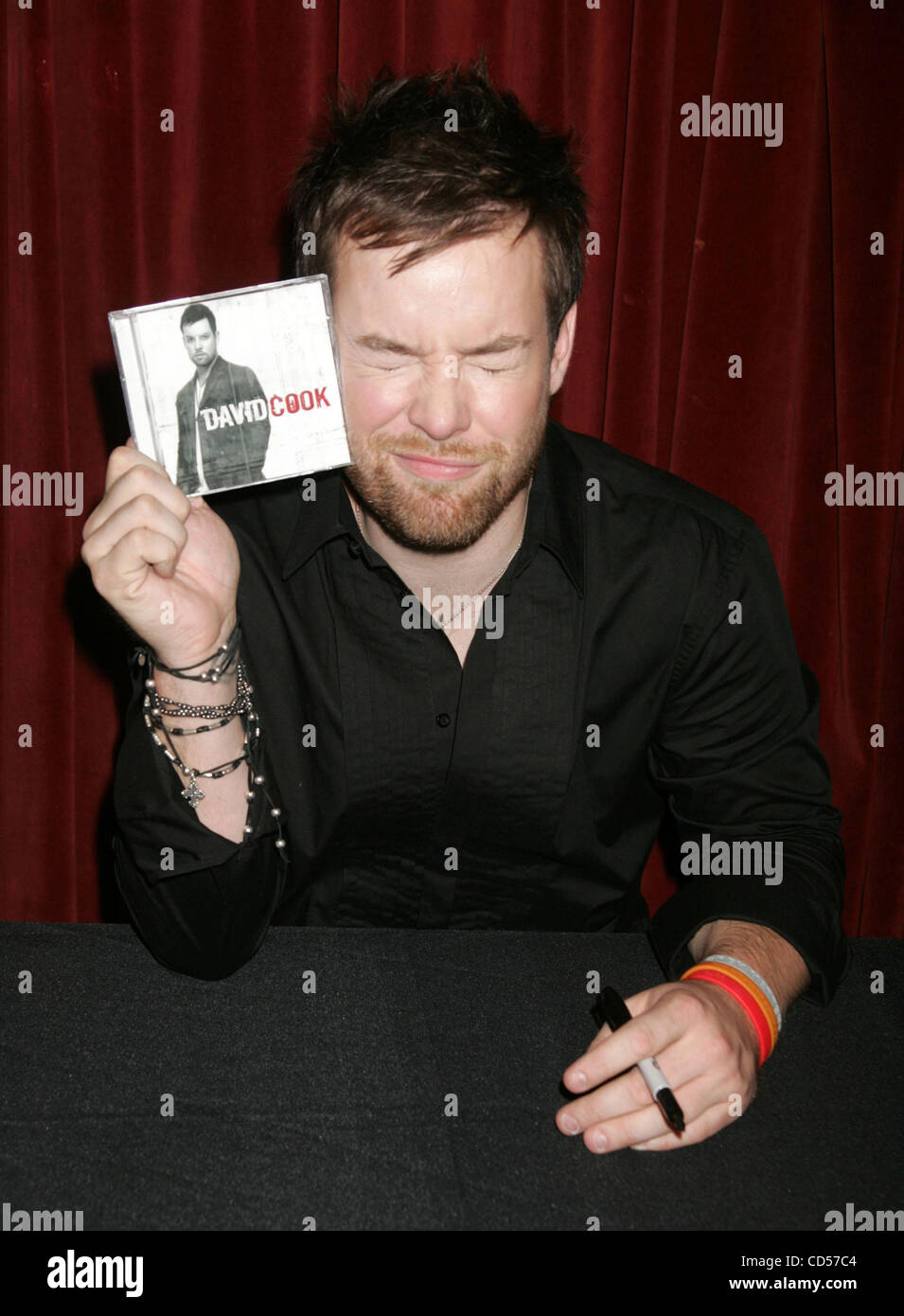 Nov 18, 2008 - New York, NY, USA - American Idol winner DAVID COOK ...