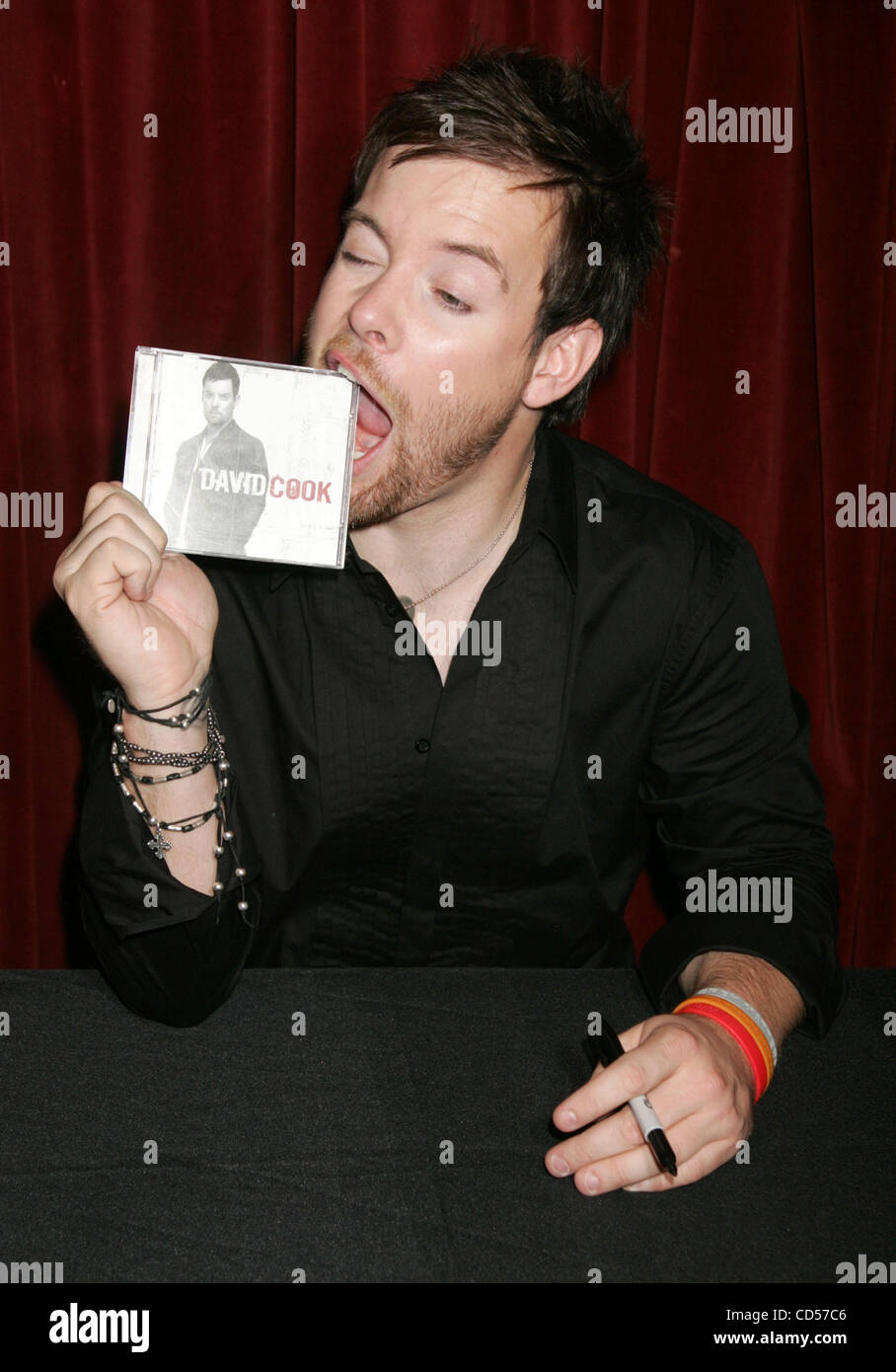 Nov 18, 2008 - New York, NY, USA - American Idol winner DAVID COOK ...