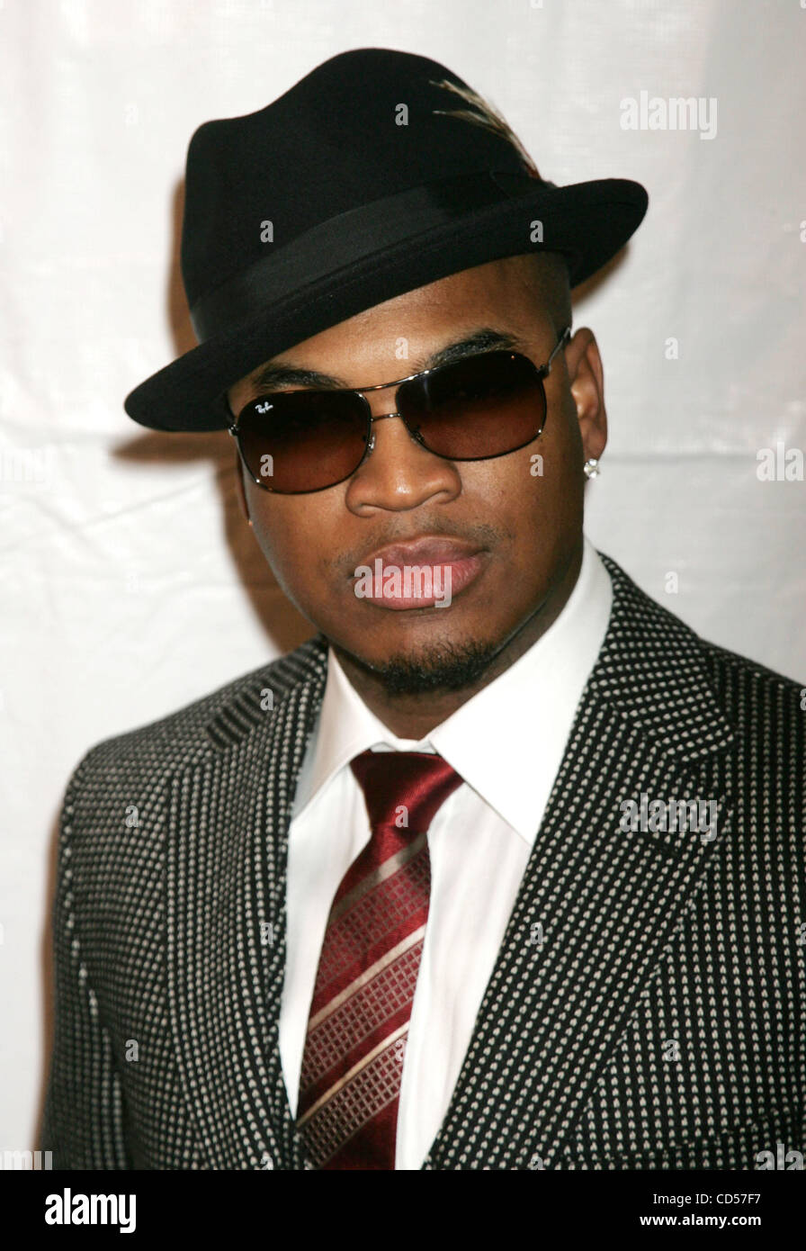 Nov 19, 2008 - New York, NY, USA - Singer NE-YO poses for photos at the ...