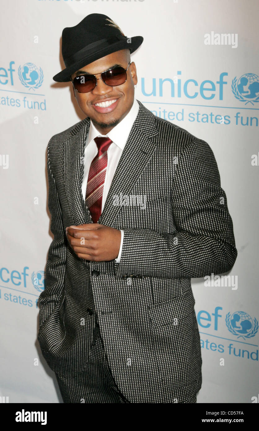 Nov 19, 2008 - New York, NY, USA - Singer NE-YO poses for photos at the ...