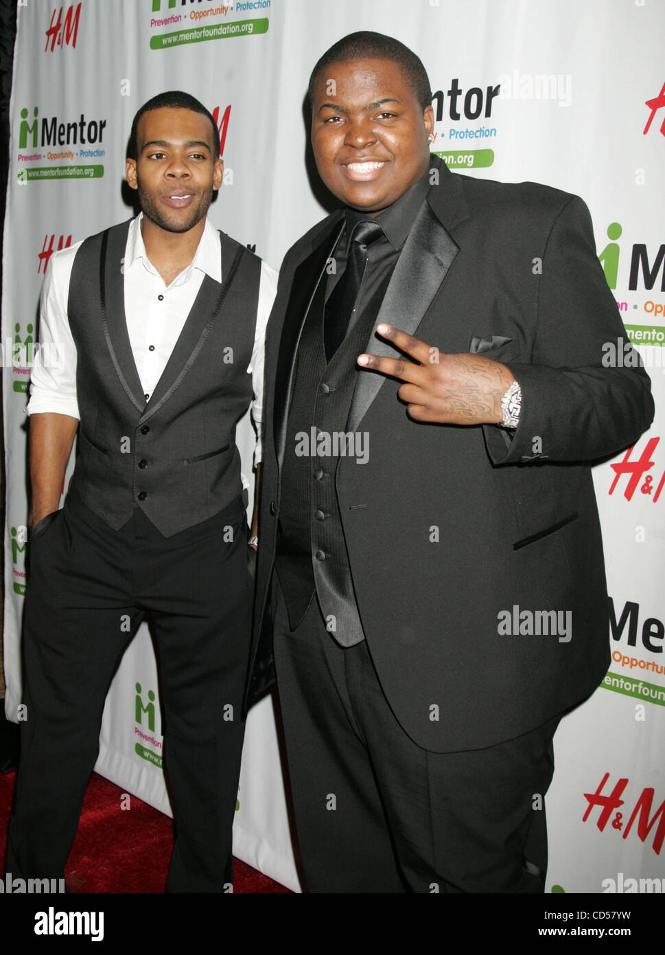 Nov 20, 2008 - New York, NY, USA - Singers MARIO (L) and SEAN KINGSTON ...