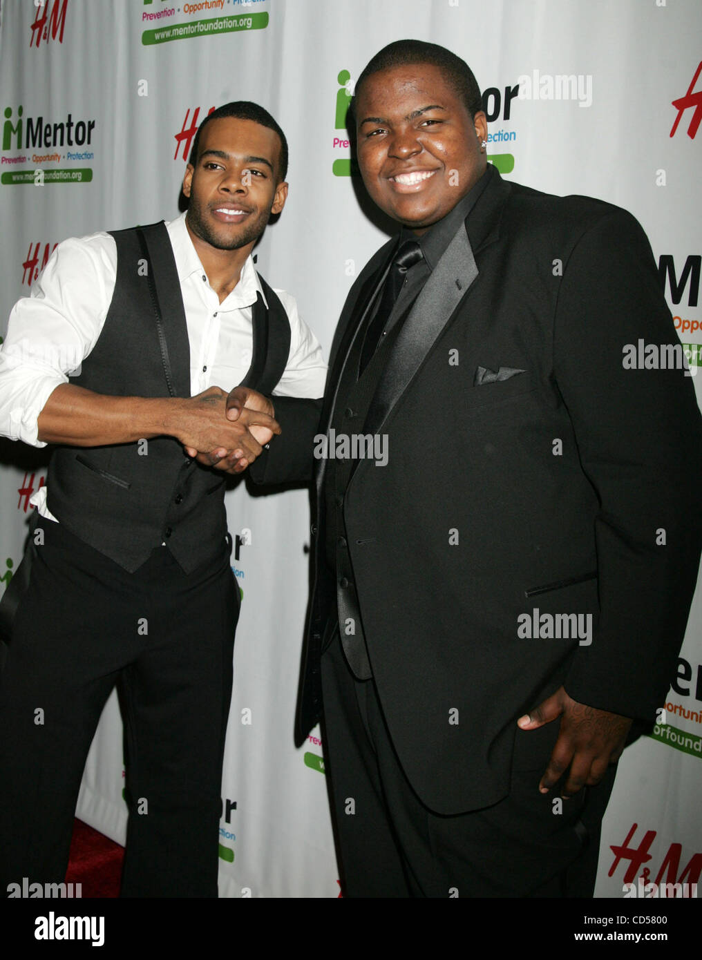 Nov 20, 2008 - New York, NY, USA - Singers MARIO (L) and SEAN KINGSTON ...