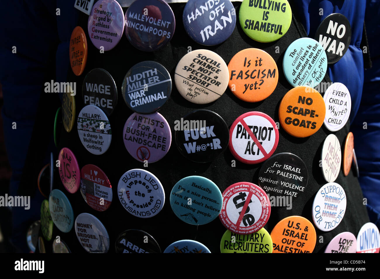 peace activists, aiming to form a human chain across the width of the ...