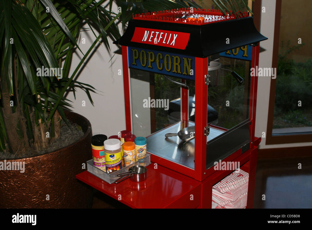 Dvd press machine hi-res stock photography and images - Alamy