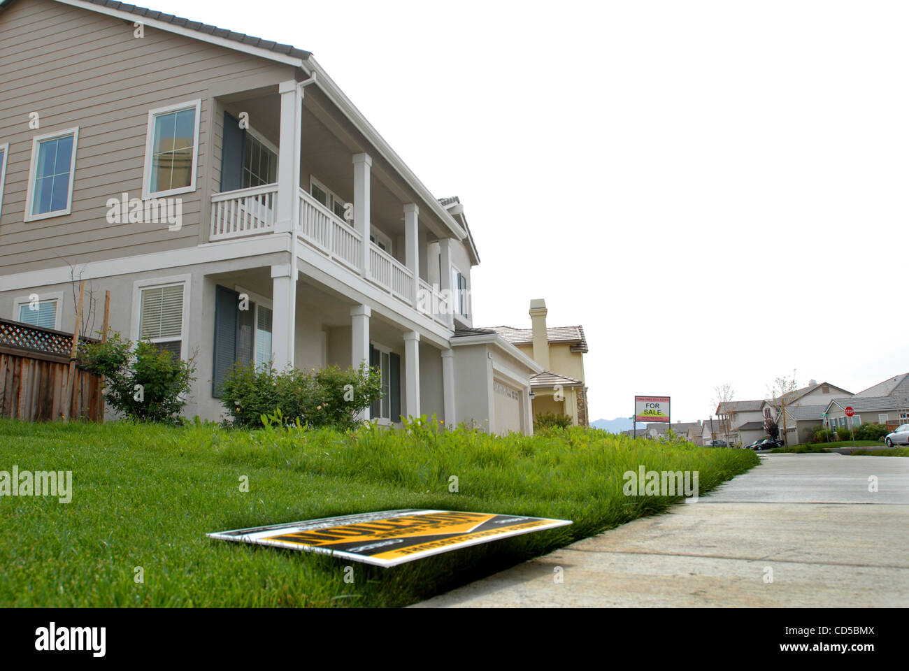 Unkept front yard hi-res stock photography and images - Alamy