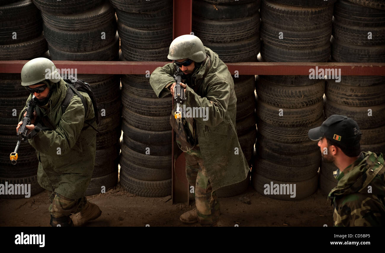 Room clearing hi-res stock photography and images - Alamy