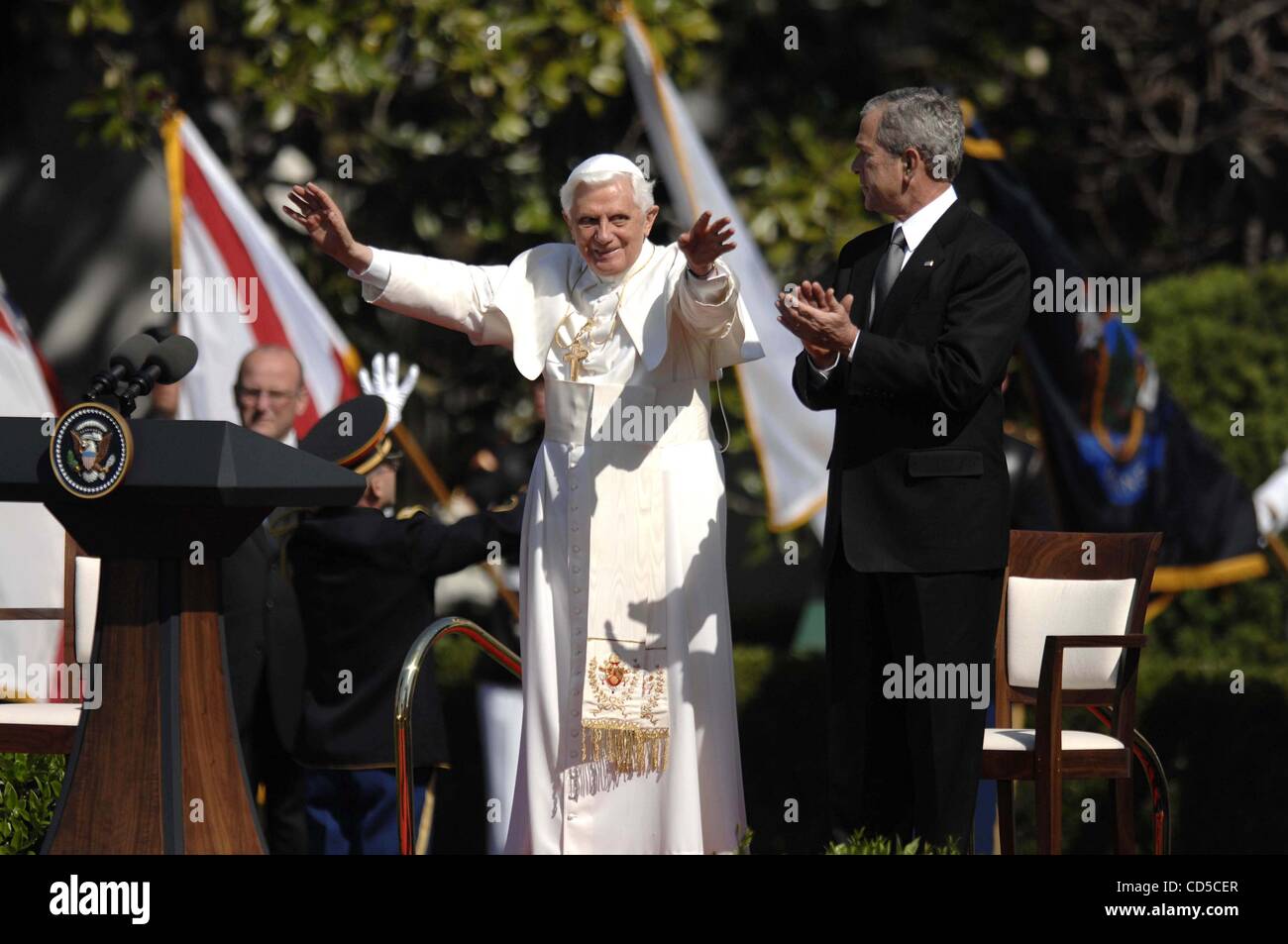 President bush pope benedict hi-res stock photography and images - Alamy