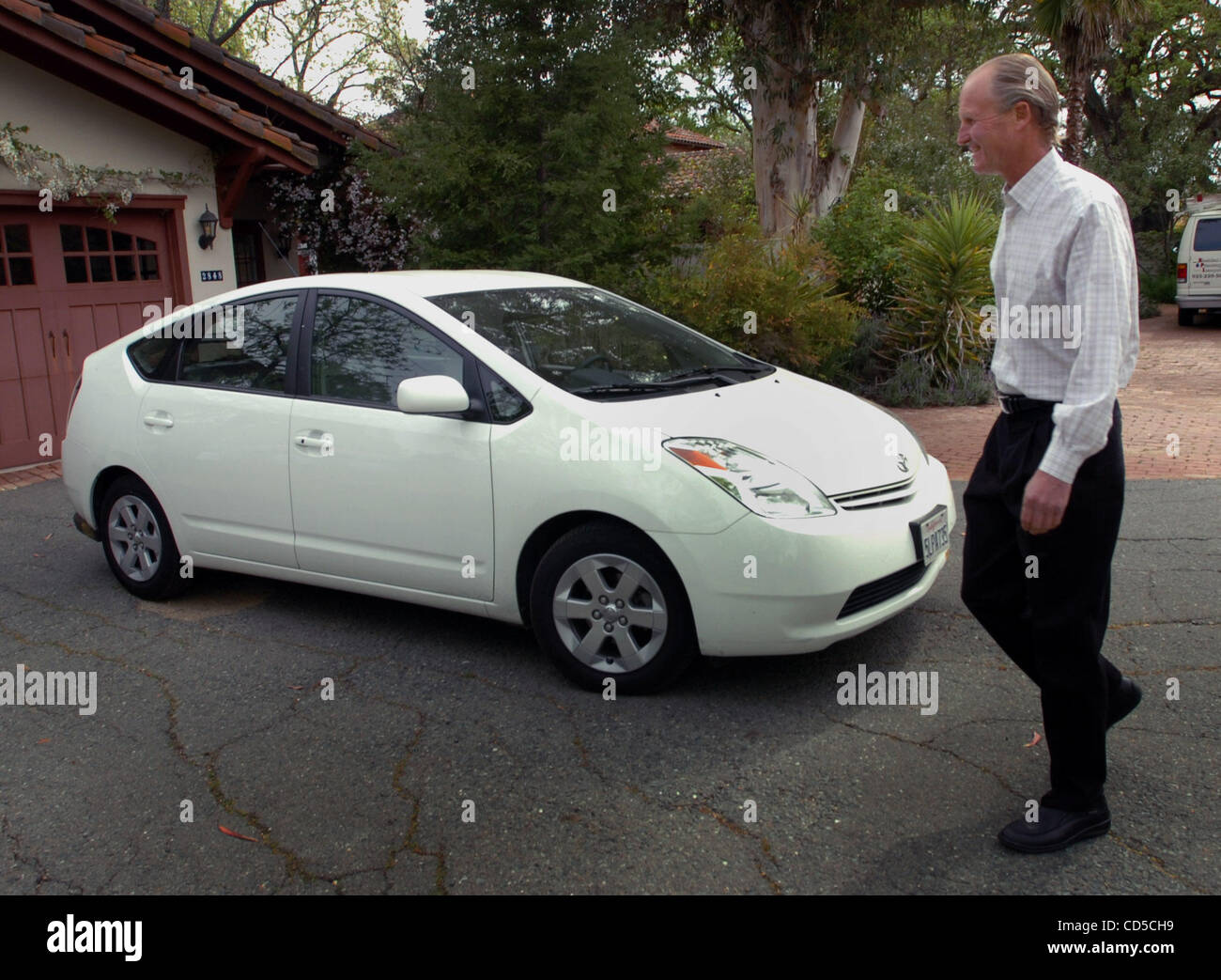 Dave Whippy ofAlamo, Calif., shows off his Toyota Prius hybrid, which ...