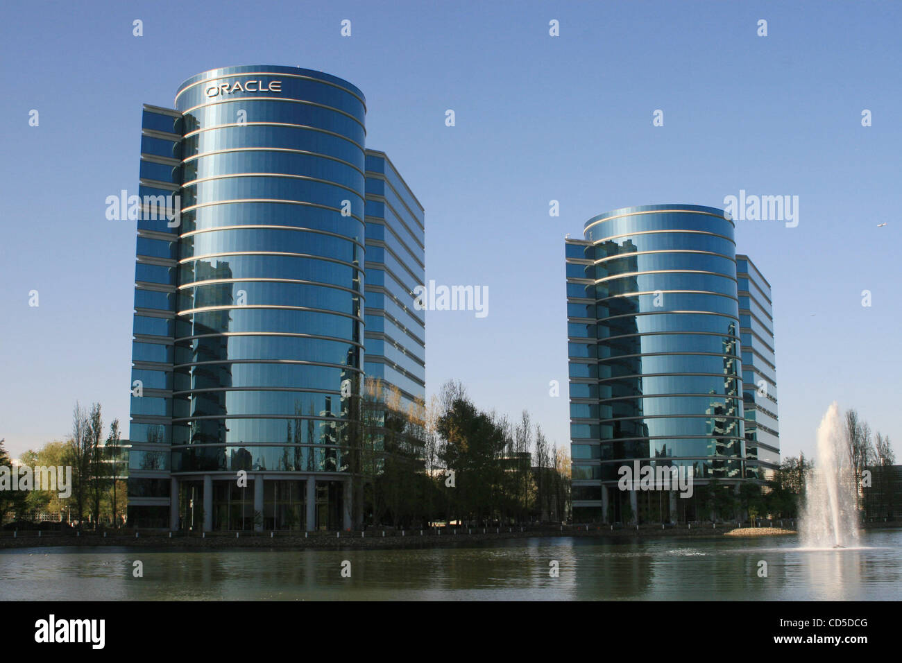 Apr 22, 2008 - Redwood Shores, California, USA - The headquarters of ...
