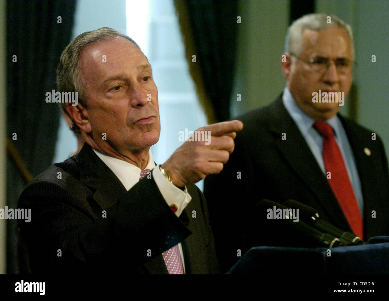 Epa administrator stephen johnson hi-res stock photography and images ...