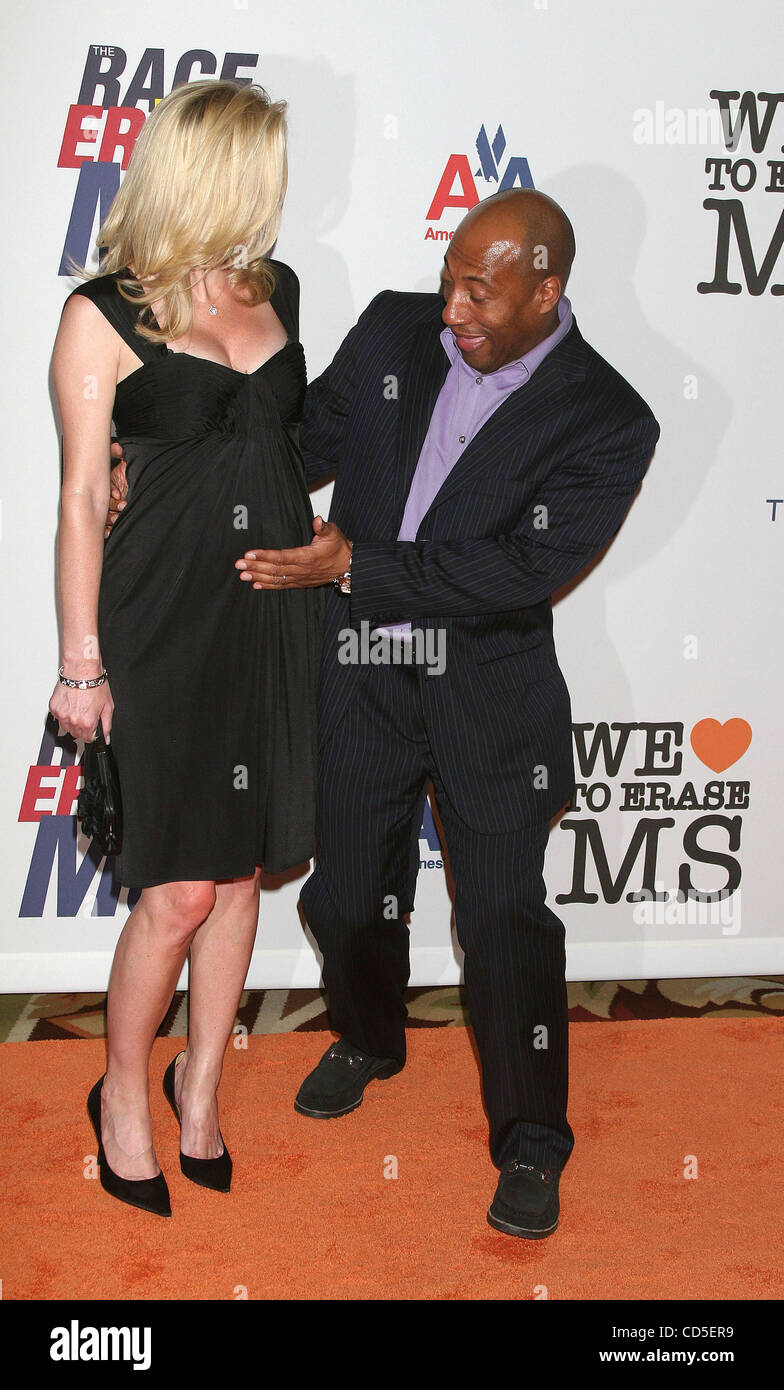 Byron allen wife jennifer lucas hi-res stock photography and images - Alamy