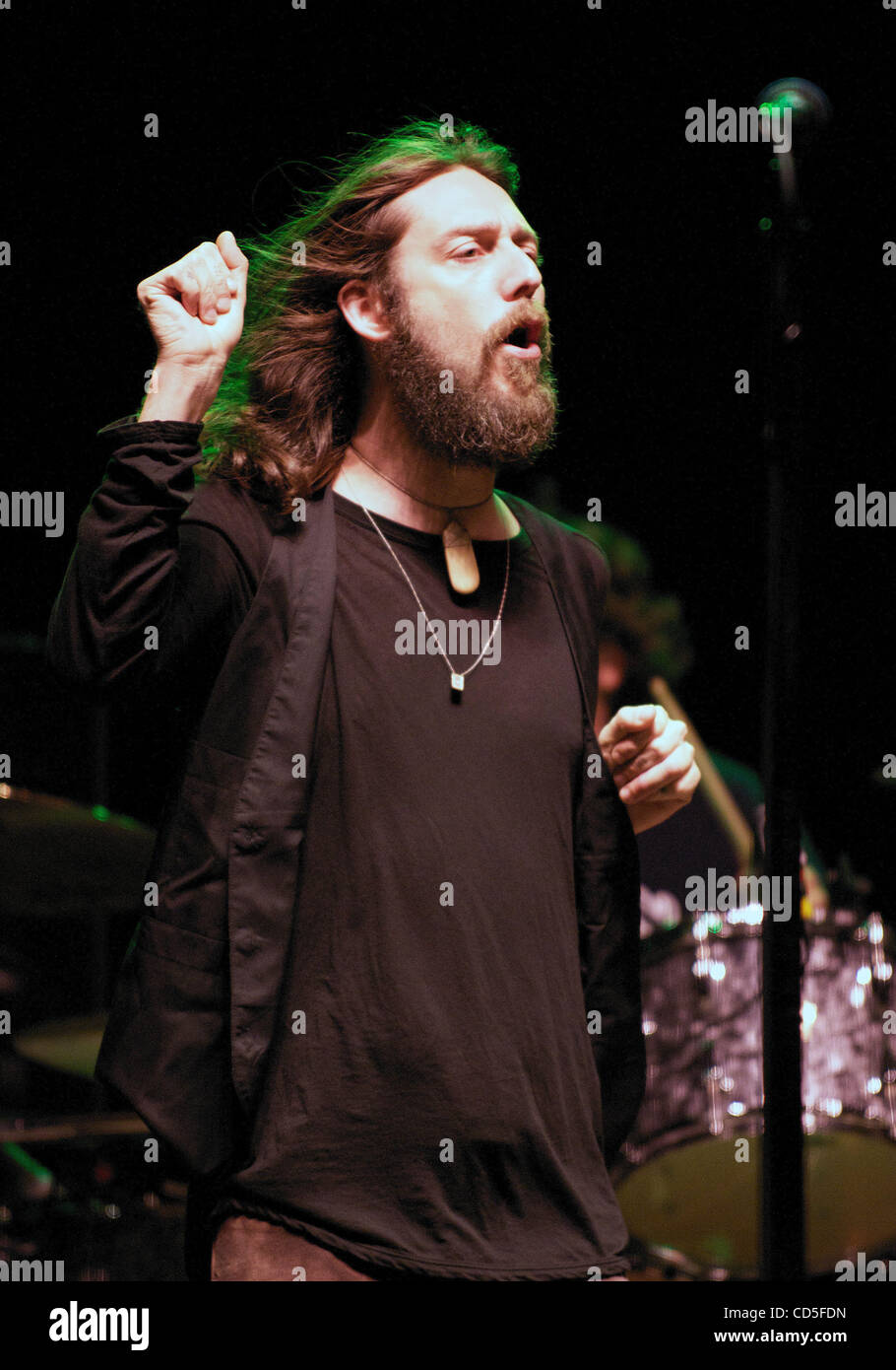 Singer chris robinson hi-res stock photography and images - Alamy