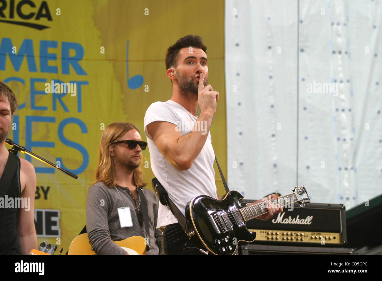 Maroon 5 photos hi-res stock photography and images - Alamy