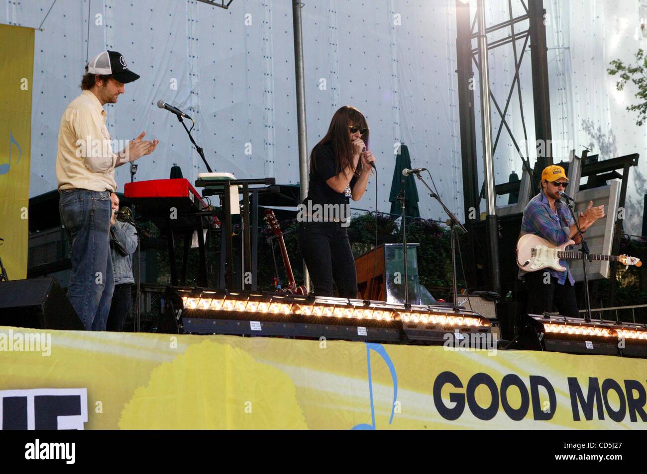 July 24, 2008 - New York, New York, U.S. - K59064BCO.Feist performs on ...