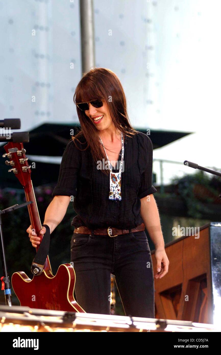 July 25, 2008 - New York, New York, U.S. - K59064BCO.Feist performs on ...