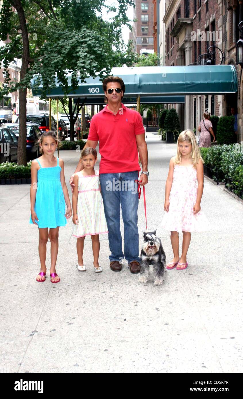 Lorenzo lamas daughters victoria alexandra hi-res stock photography and ...