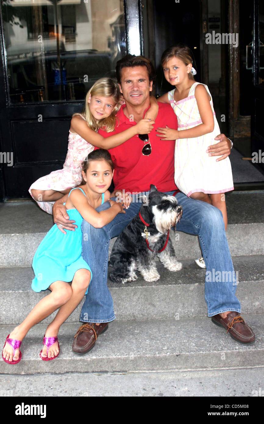 Aug. 13, 2008 - New York, New York, U.S. - EXCLUSIVE SHOOT OF LORENZO ...