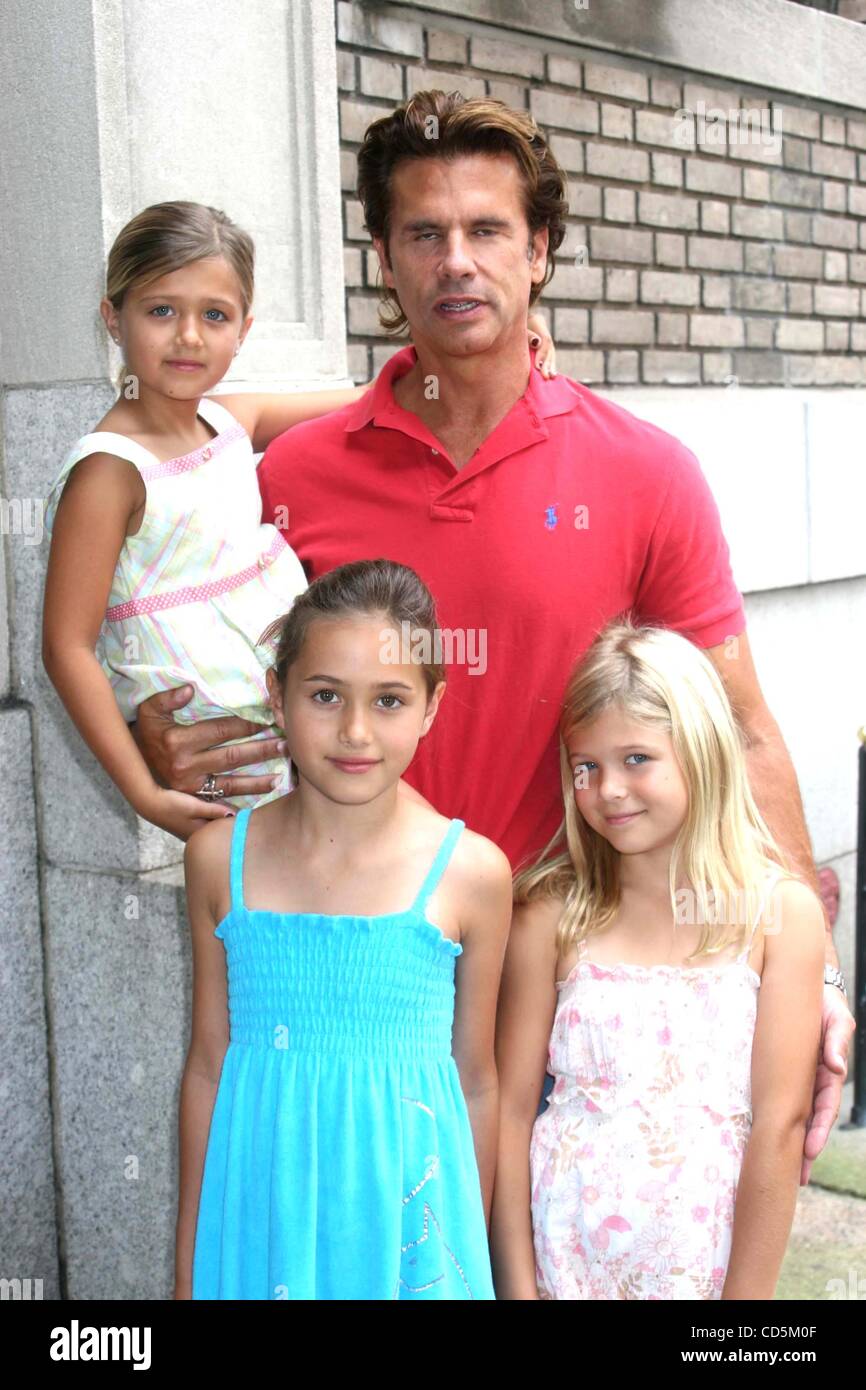 Aug. 13, 2008 - New York, New York, U.S. - EXCLUSIVE SHOOT OF LORENZO ...