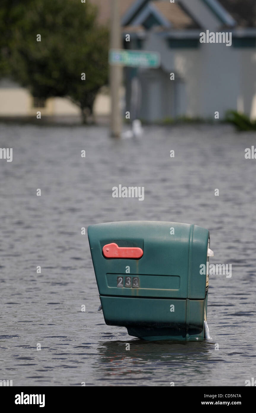 Flooded mailbox hi-res stock photography and images - Alamy