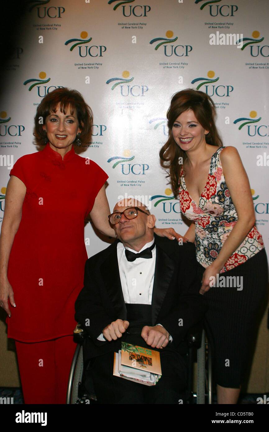 United cerebral palsy awards dinner hi-res stock photography and images ...