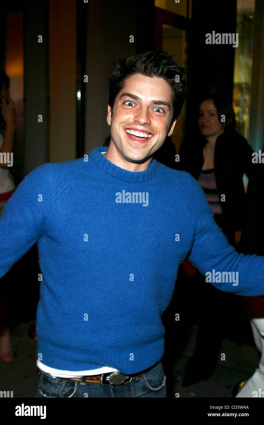 May 8, 2003 - New York, New York, U.S. - K30526RM SD0508.IFC ...