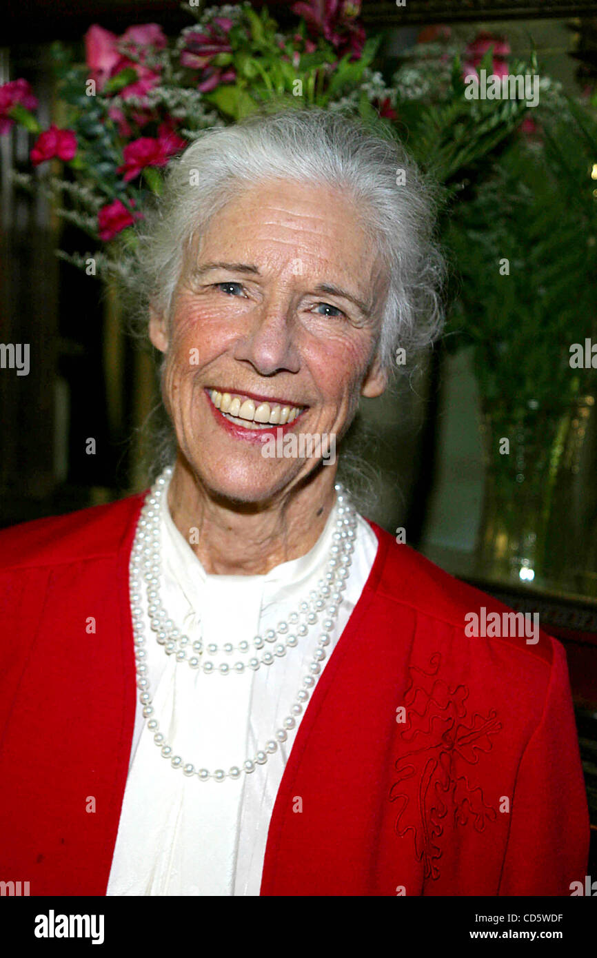 May 12, 2003 - New York, New York, U.S. - K30894RM SD0512.WOMEN'S ...