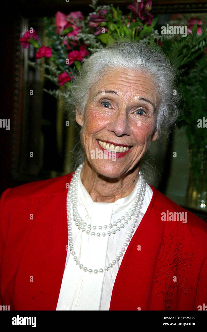 May 12, 2003 - New York, New York, U.S. - K30894RM SD0512.WOMEN'S ...