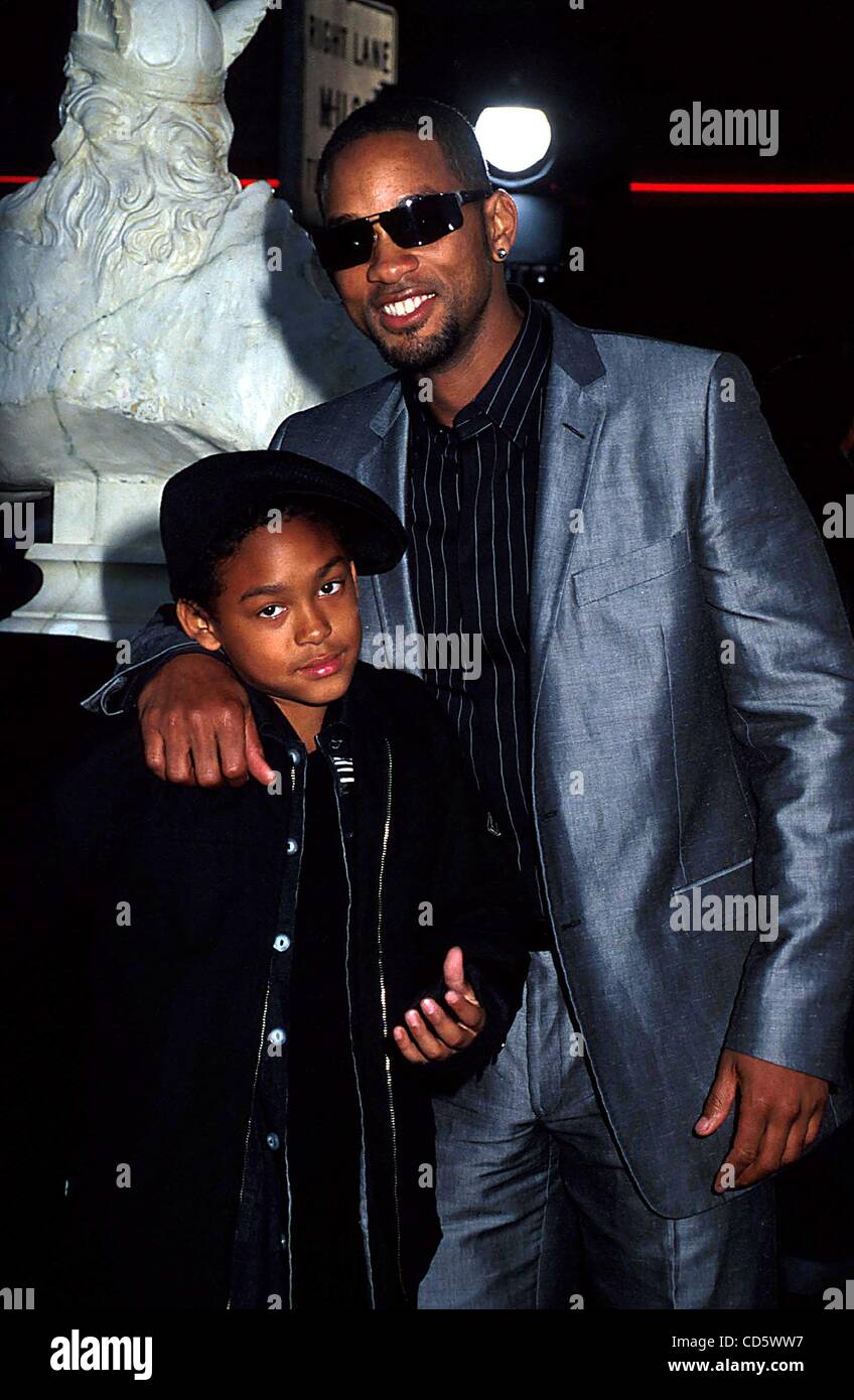 The matrix reloaded hi-res stock photography and images - Alamy